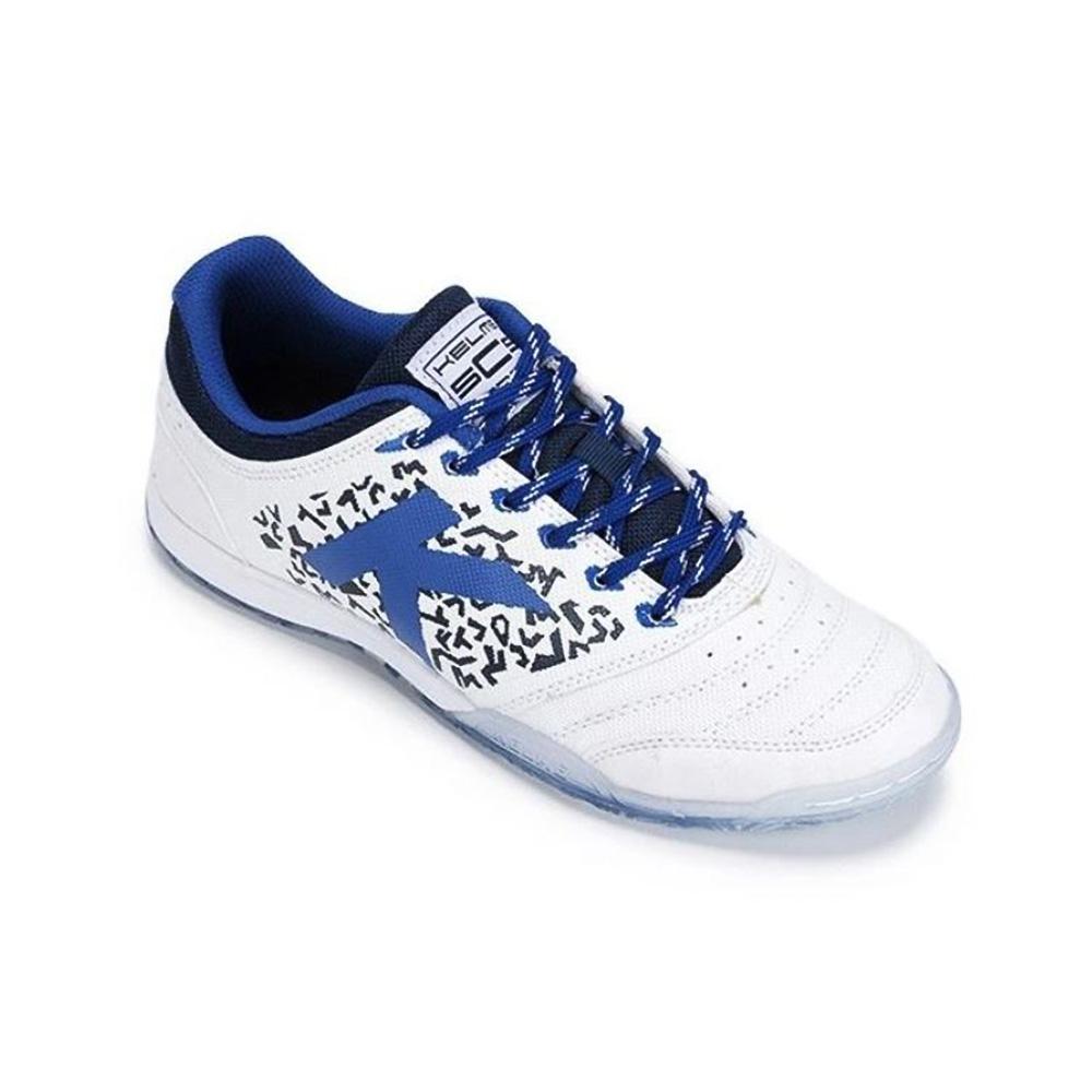 Subito 6.0 – Futsal-Schuhe der Marke Kelme, weißes Design mit blauen ...